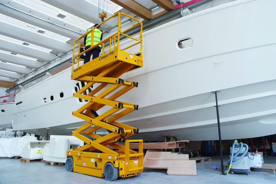 Compact 10N - Rothlehner Arbeitsbühnen